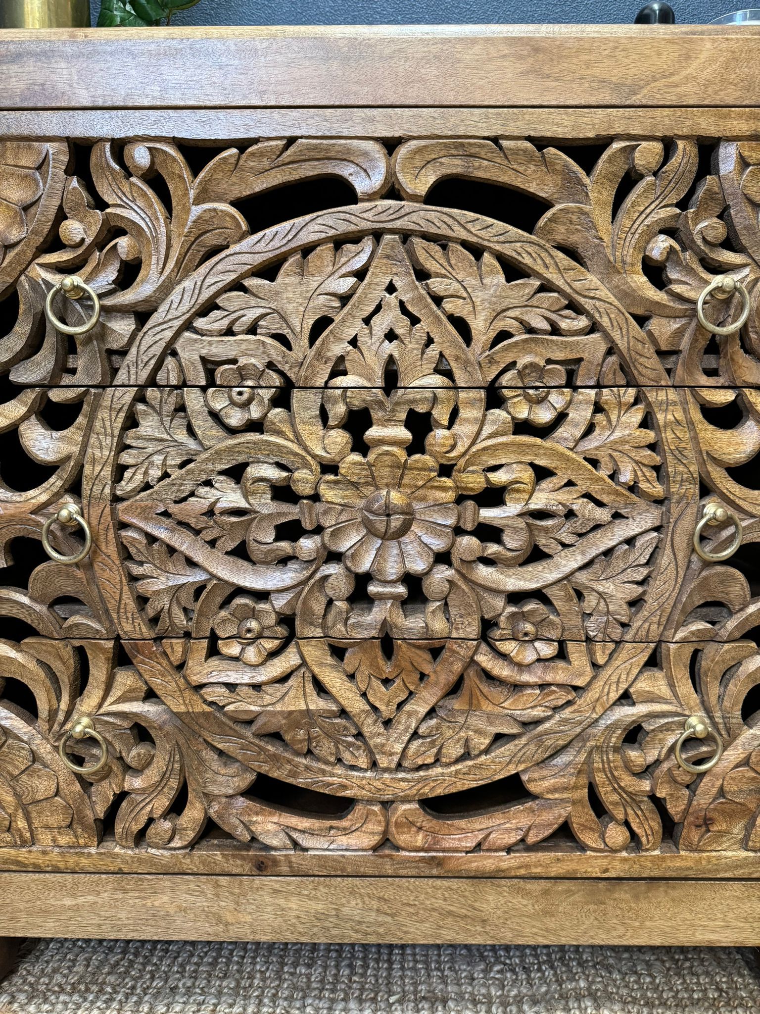 Sustainable Luxury: Hand-Carved Mango Wood Furniture | Kirei Home – Kirei Home Ltd